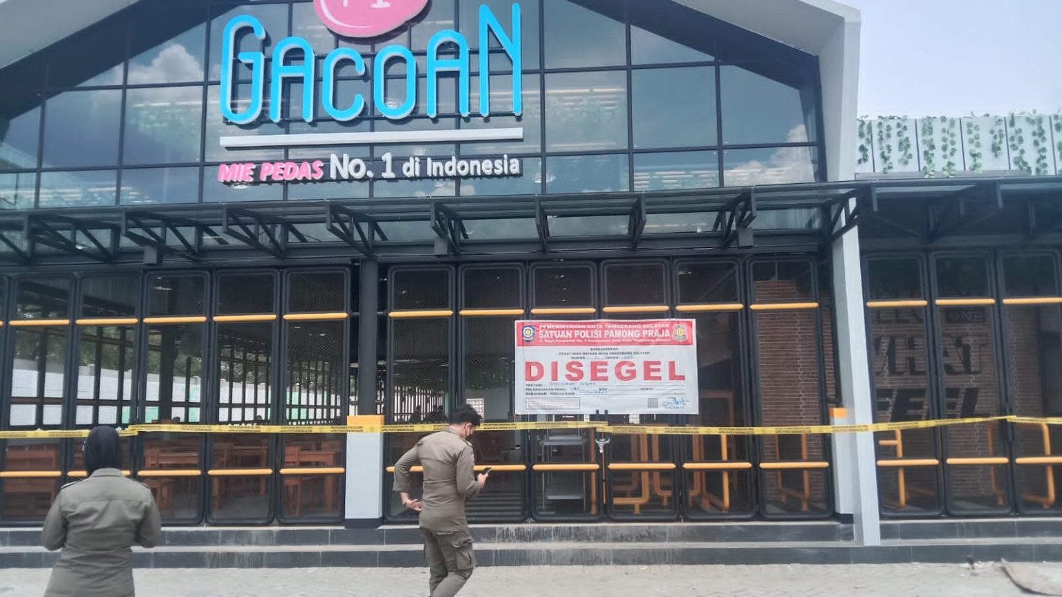 Outlet Mie Gacoan di Puspiptek Serpong Disegel Satpol PP - INFO TANGERANG