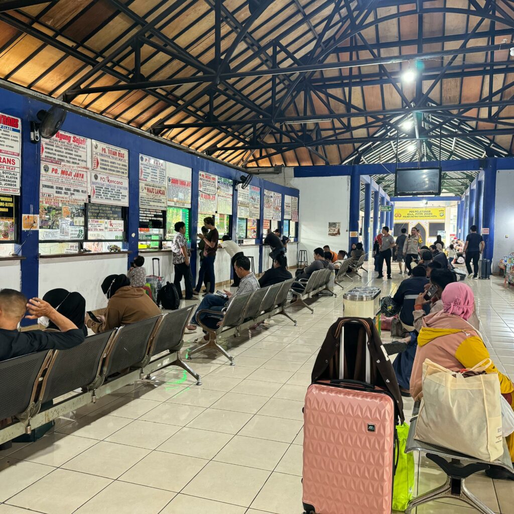 Harga Tiket On The Spot ke Malang Tembus Rp700 Ribu di Terminal Poris ...